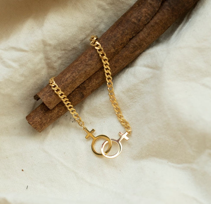 Thoughtful and Inclusive Valentines Gifts for WLW – OpenMityRomance